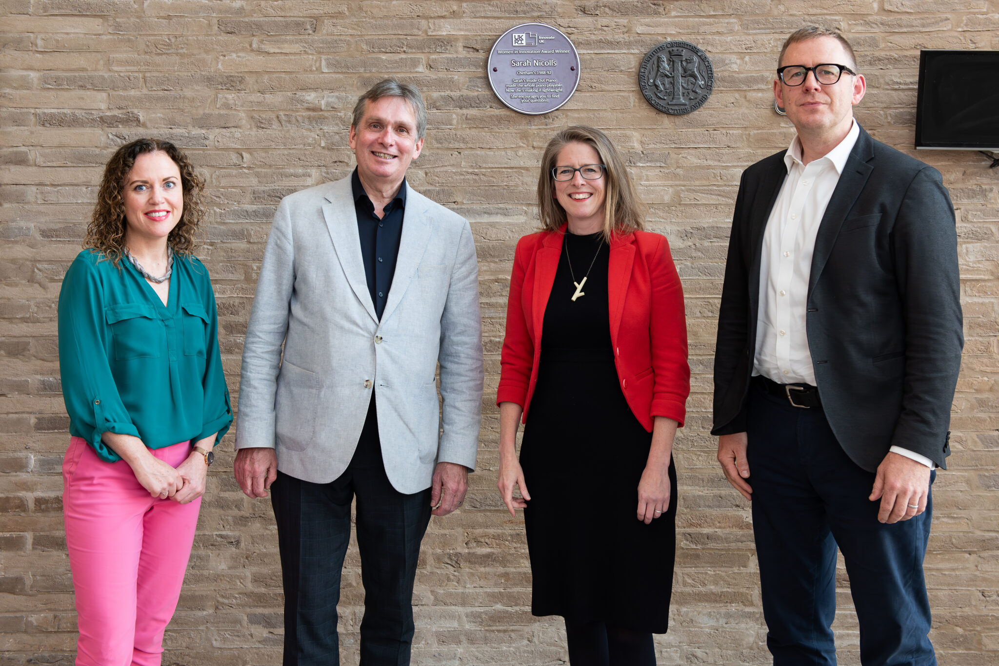 Purple plaque celebrates alumna Sarah Nicolls | Chetham's School of Music