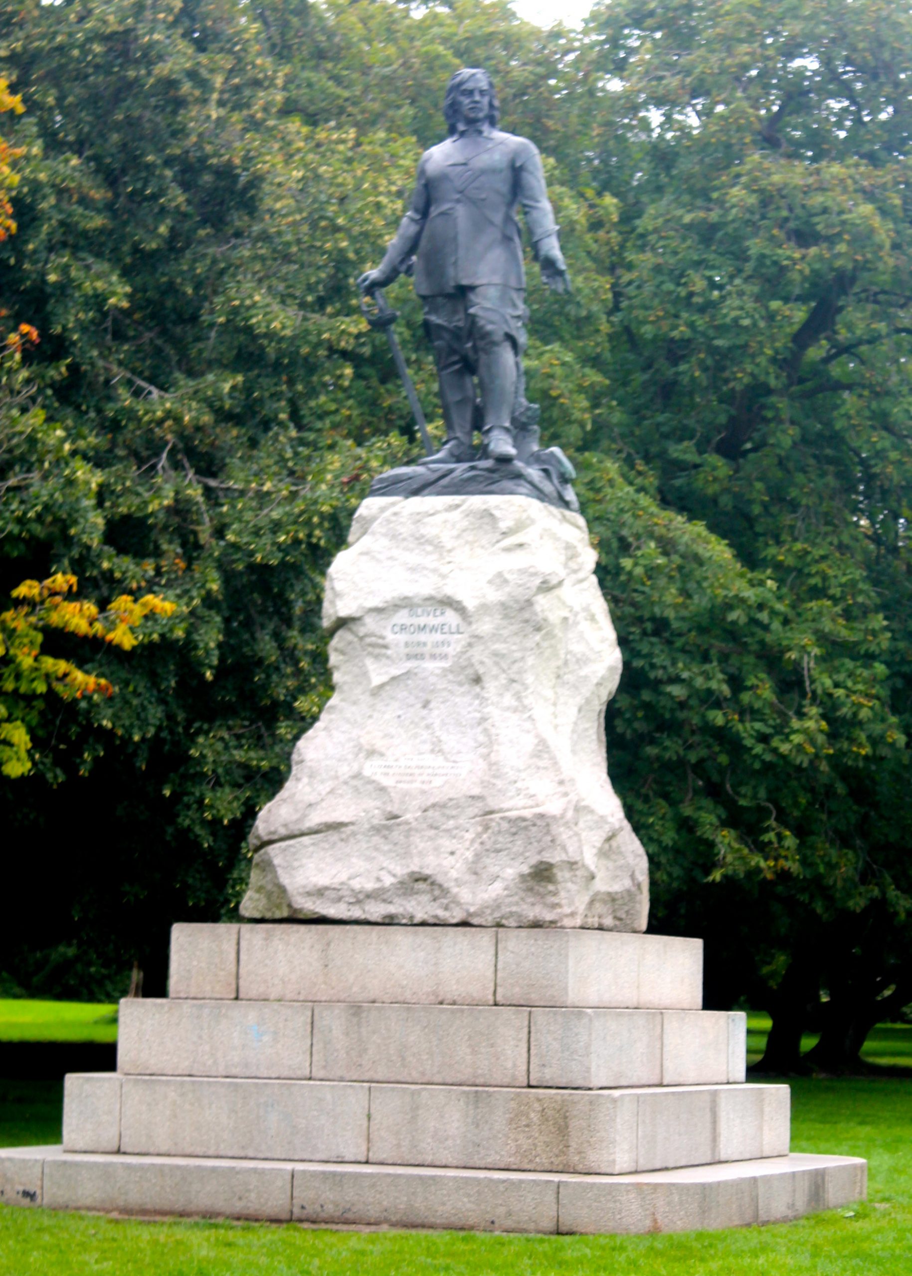 A Tale of Two Statues | Chetham's Library