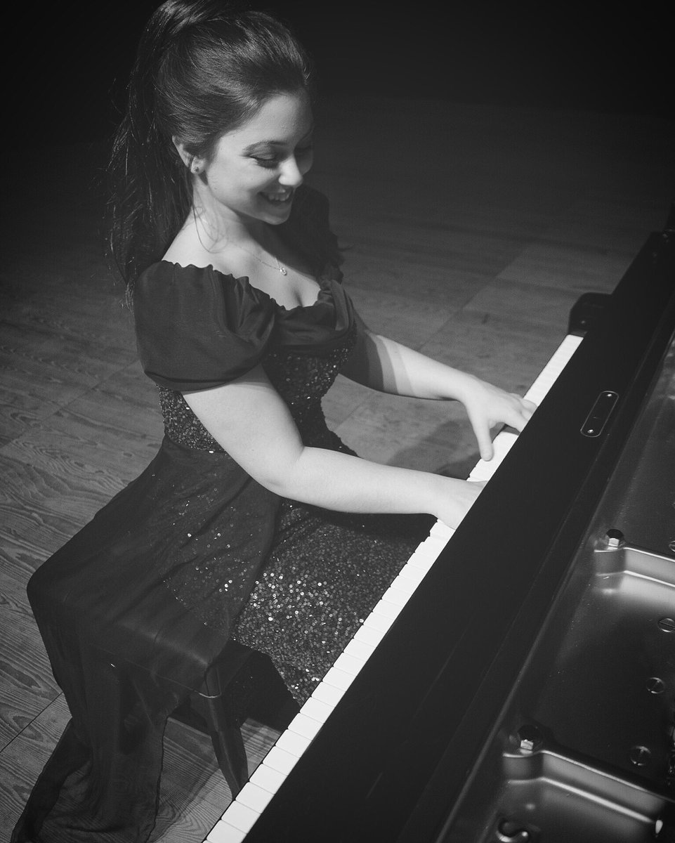 Lara Melda – Live Stream with Northern Chamber Orchestra | Stoller Hall